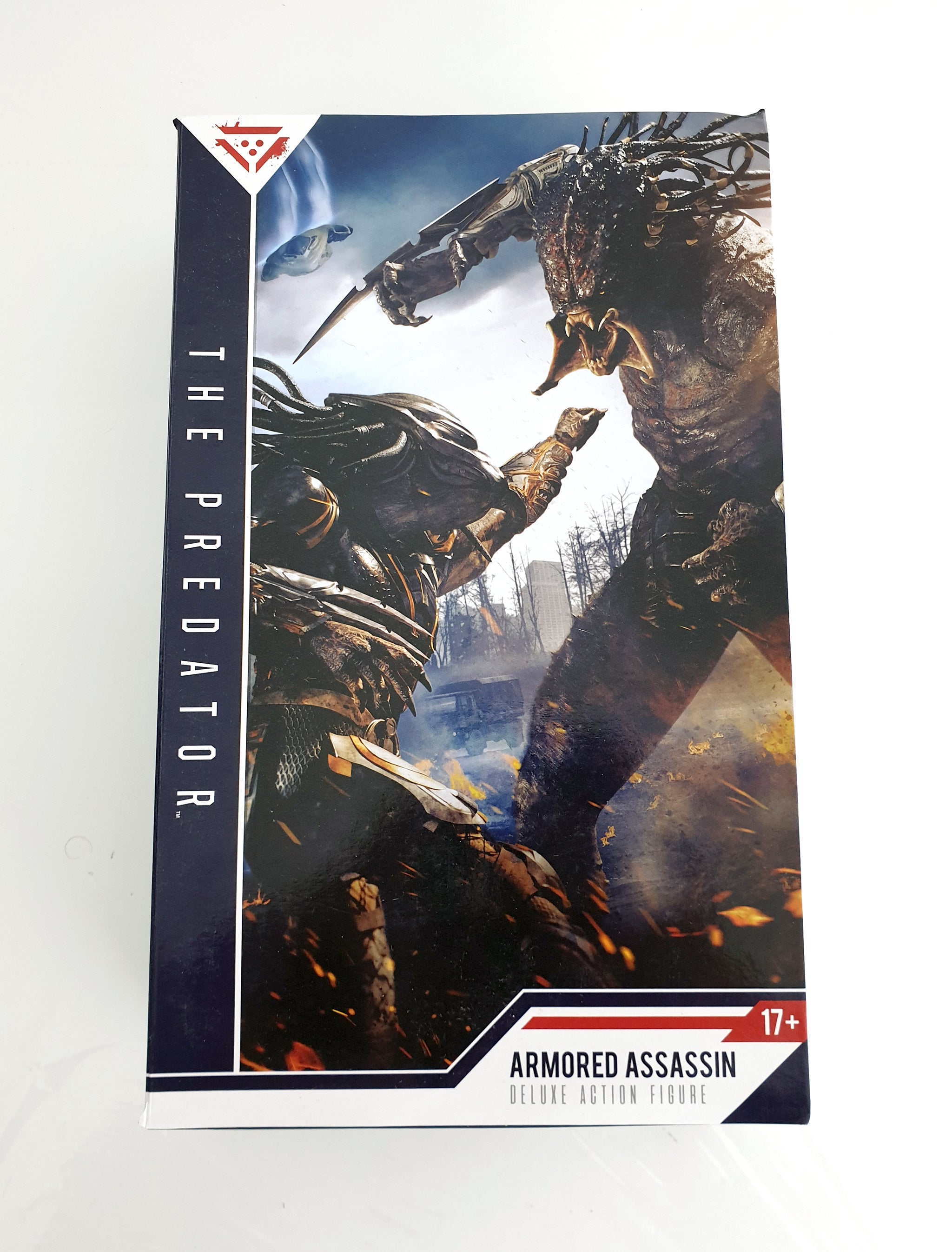 2019 NECA The Predator 11" Armored Assassin Predator Action Figure ...